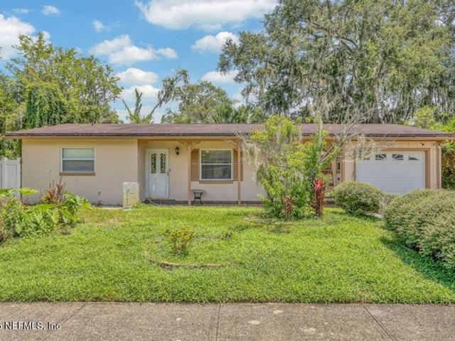 2859 Loran Dr W, Jacksonville, FL 32216