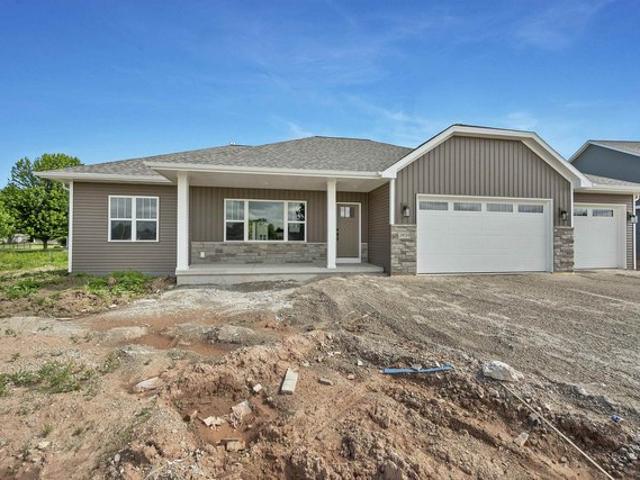 2859 Stelor Dr, Green Bay, WI 54311