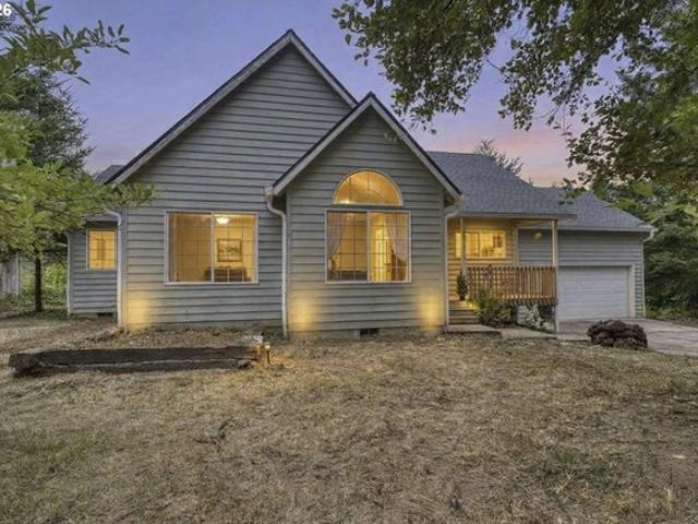 28502 Chapman Rd, Scappoose, OR 97056