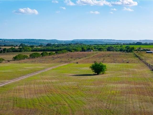 2850 Bylerpool Rd, Kingsbury, TX 78638
