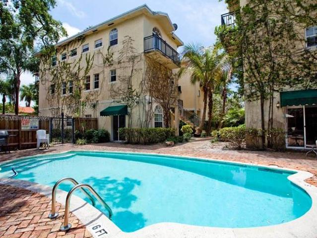 2850 Coconut Av SW #3, Miami, FL 33133