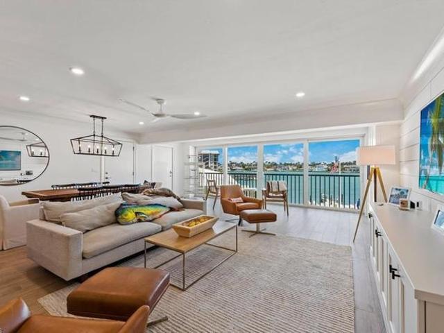 2850 Gulf Shore Blvd N #308, Naples, FL 34103