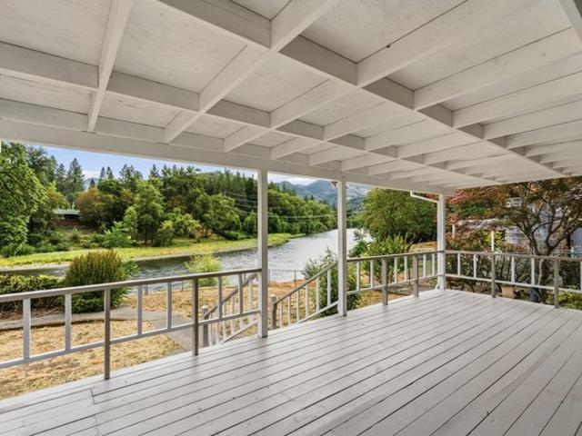 2850 Rogue River Hwy, Grants Pass, OR 97527