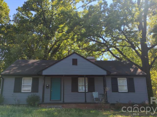 2851 Burbank Dr, Charlotte, NC 28216 | MLS #4371