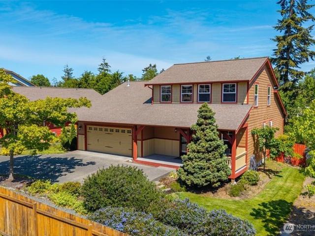 2851 SW Berwick Dr, Oak Harbor, WA 98277