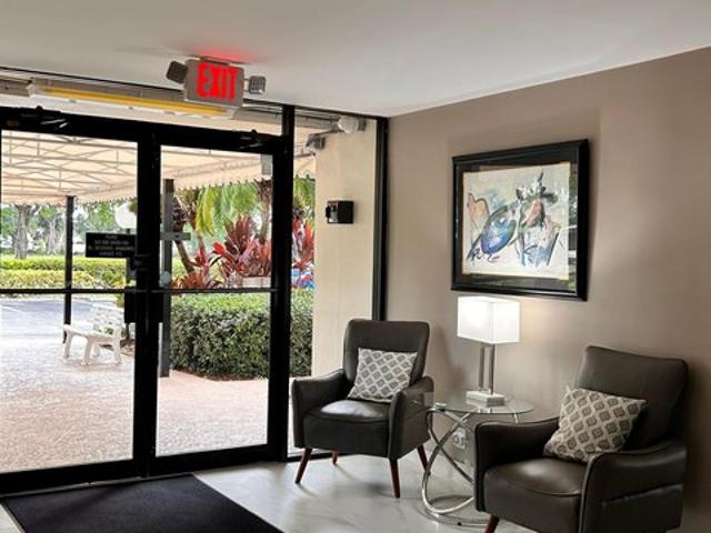 2851 S Palm Aire Dr Apt 405, Pompano Beach, FL 33069