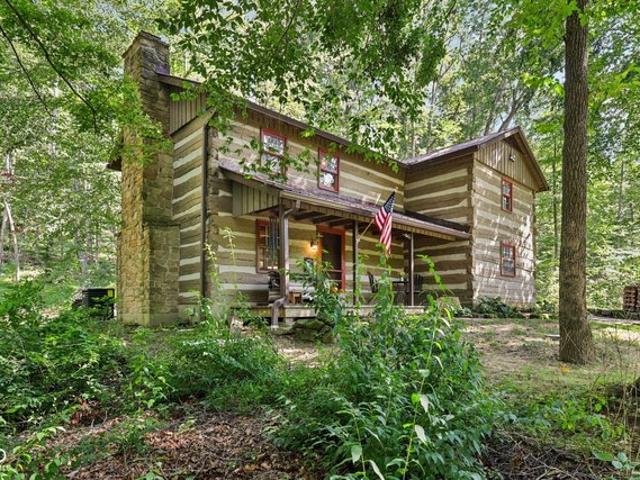 2851 S Whitehorse Rd, Nashville, IN 47448