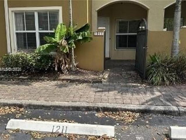 2851 W Prospect Rd Unit 1211, Tamarac, FL 33309