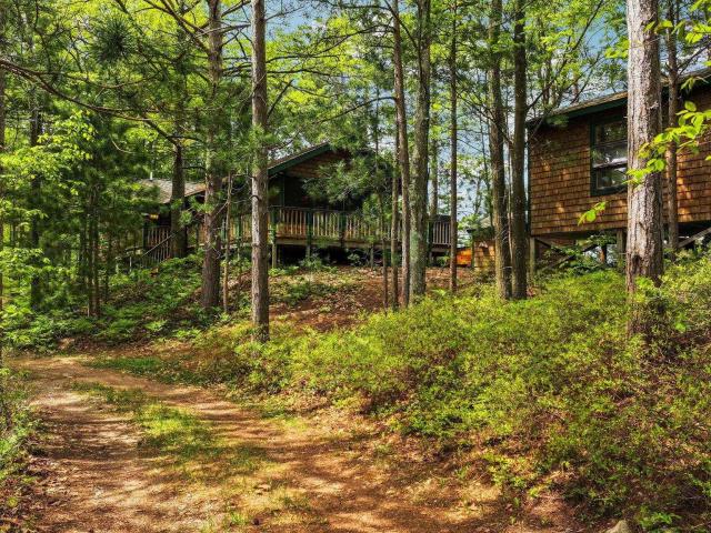 28525 Fox Pointe Trail