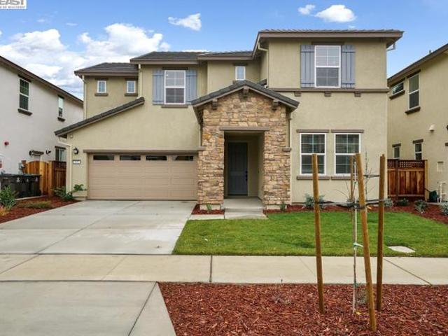 2852 Macabee Dr, Lathrop, CA 95330