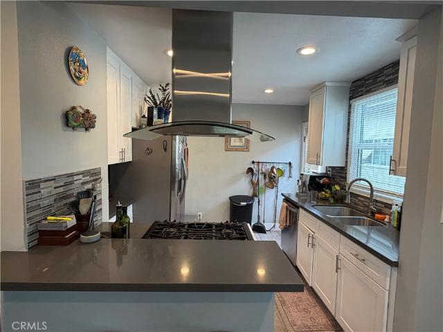 2852 Exposition Blvd, Unit C, Santa Monica, CA 90404 | MLS #SR26032 | Compass