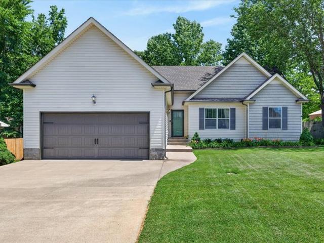 2852 Kettle Ct, Clarksville, TN 37043