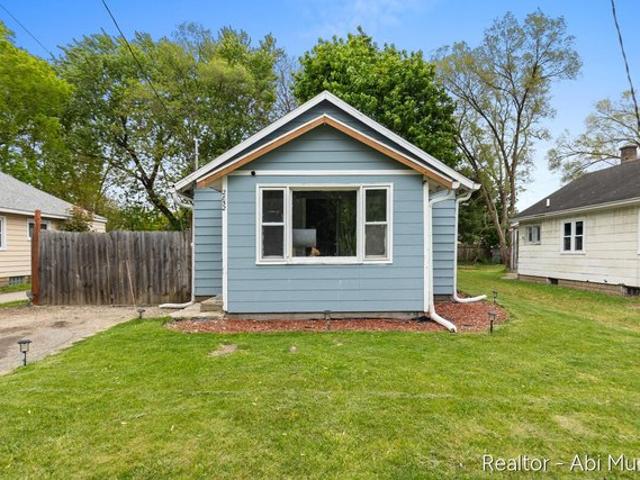 2852 Longstreet Ave SW, Wyoming, MI 49509