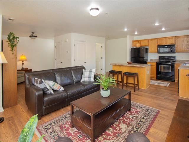 2852 W Hillshire Drive