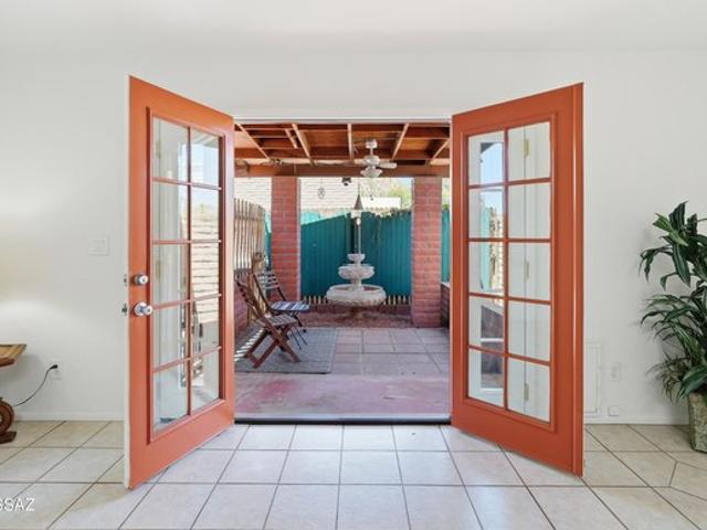2852 W Sheryl Dr, Tucson, AZ 85713