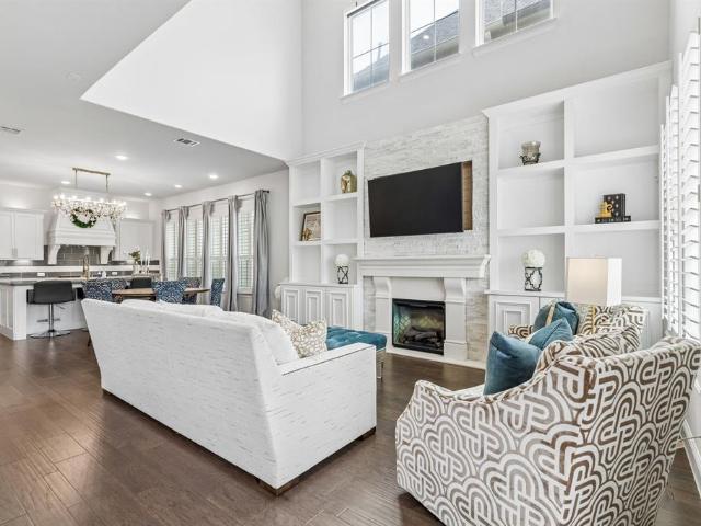 2853 Waverly