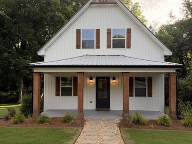 285 3rd St, Fruithurst, AL 36262