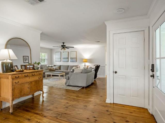 285 Air Acres Way