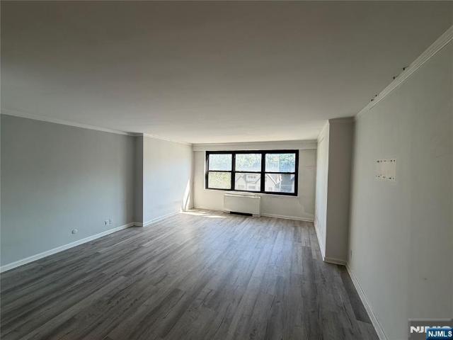 285 Aycrigg Avenue # 4C