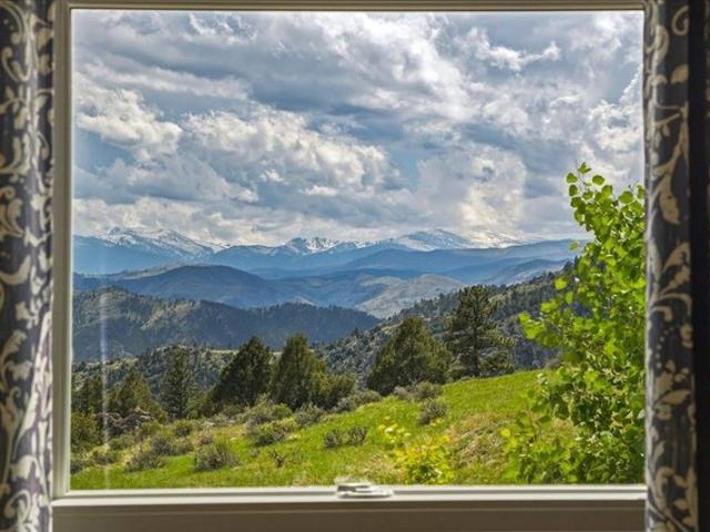 285 Guardian Peak Dr, Livermore, CO 80536