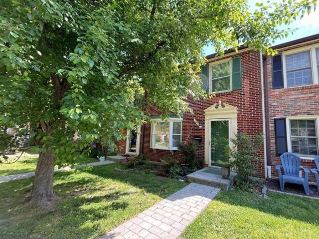 285 Gundry Dr, Falls Church, VA 22046