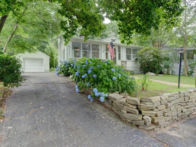 285 Deepwood Dr, Lebanon, CT 06249