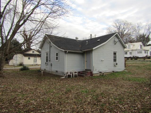 285 E School Street