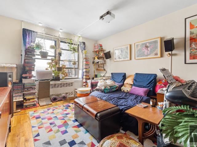 285 East 35th Street, Unit 6K | Compass