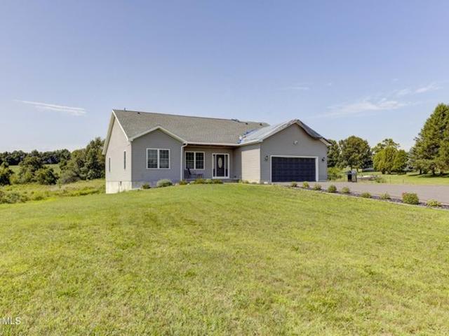 285 Hayes Rd, Schaghticoke, NY 12154