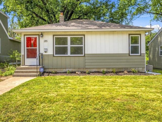 285 Hazelwood St, Saint Paul, MN 55106