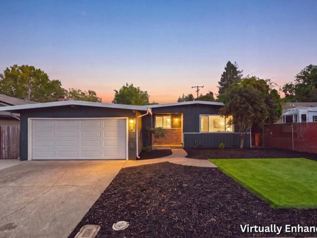 285 Hemlock St, Vacaville, CA 95688