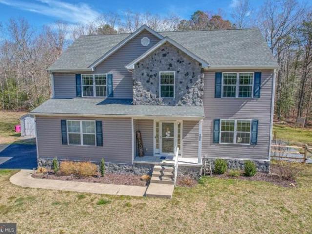 285 Hunters Run Blvd, Felton, DE 19943