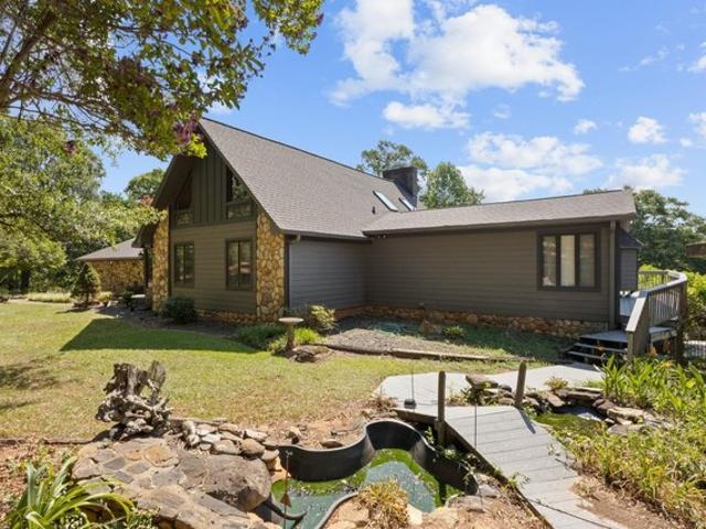 285 Old Batson Rd, Taylors, SC 29687