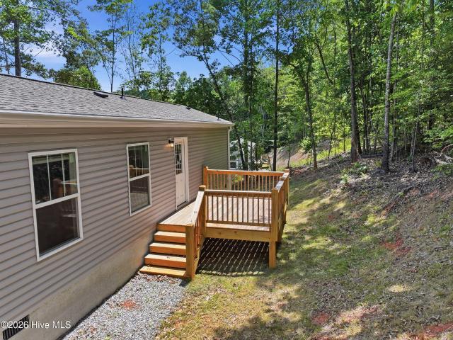 285 Loganberry Lane