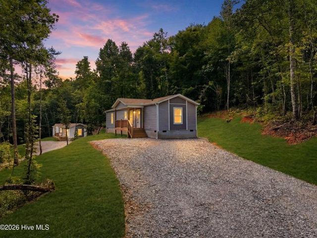 285 Loganberry Ln, Hayesville, NC 28904