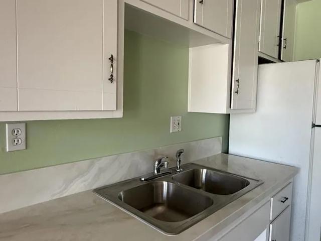 285 Moss Street # 75