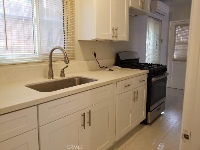 285 N Holliston 1