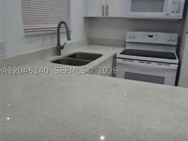 285 NE 191st St Apt 2907, Miami, FL 33179