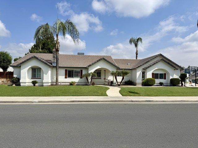 285 S Red Oak St, Porterville, CA 93257