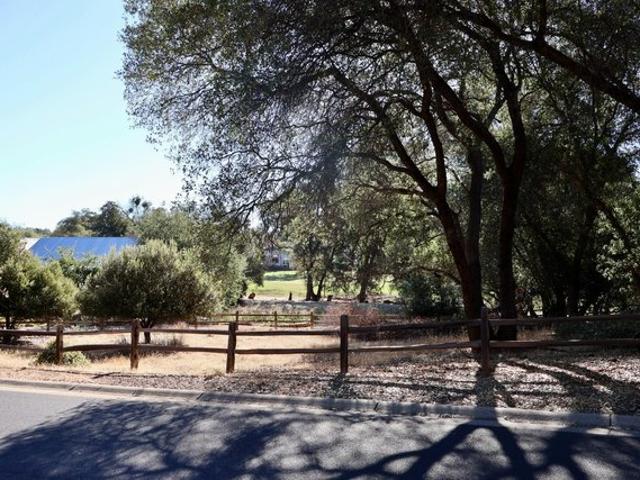 285 Smith Flat Rd, Angels Camp, CA 95222
