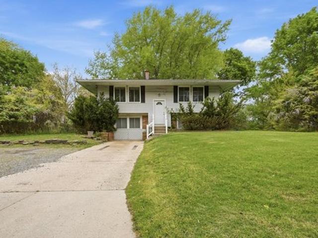285 Sheep Pasture Rd, East Setauket, NY 11733