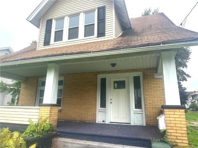 285 POLAND Avenue