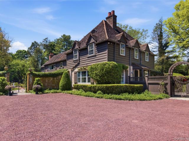 285 Piping Rock Road