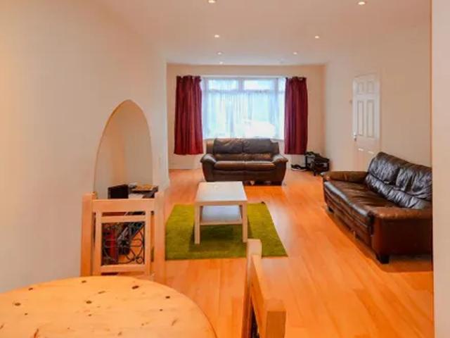 285 Quinton Road, Metchley, B17 0RB, United Kingdom | 3 bed townhouse for rent #136442393 | Rentberry