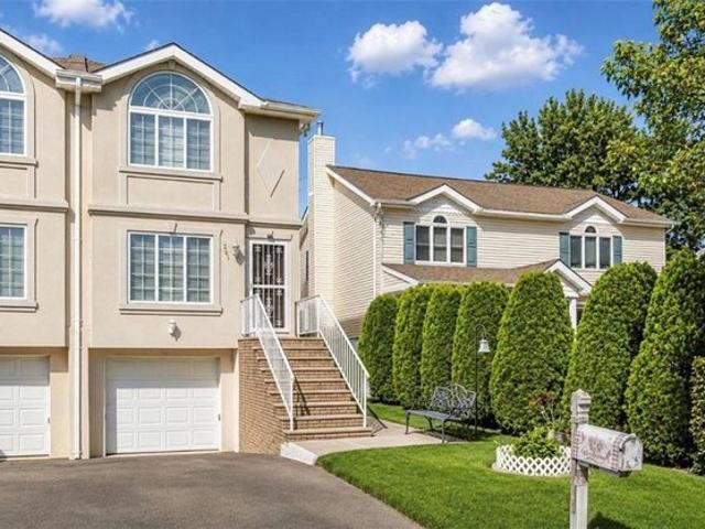 285 Robinson Ave, Staten Island, NY 10312
