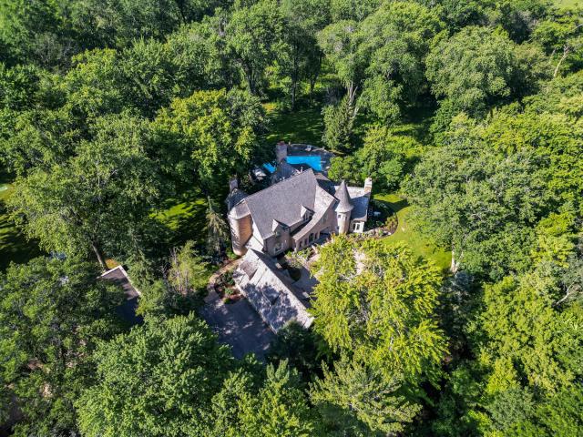 285 W Westminster Avenue