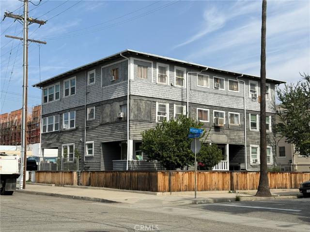 285 W Center St, Pomona, CA 91768 | MLS #PW26009 | Compass