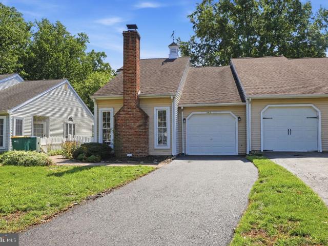 285 Woods Edge Place