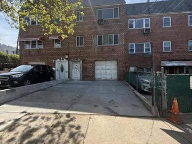 2864 Bruckner Blvd, Bronx, NY 10465