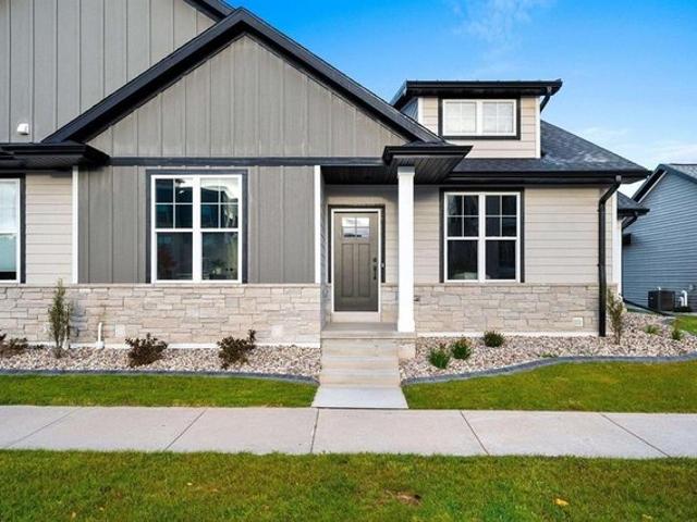 2864 Elm Tree Hl, Howard, WI 54313